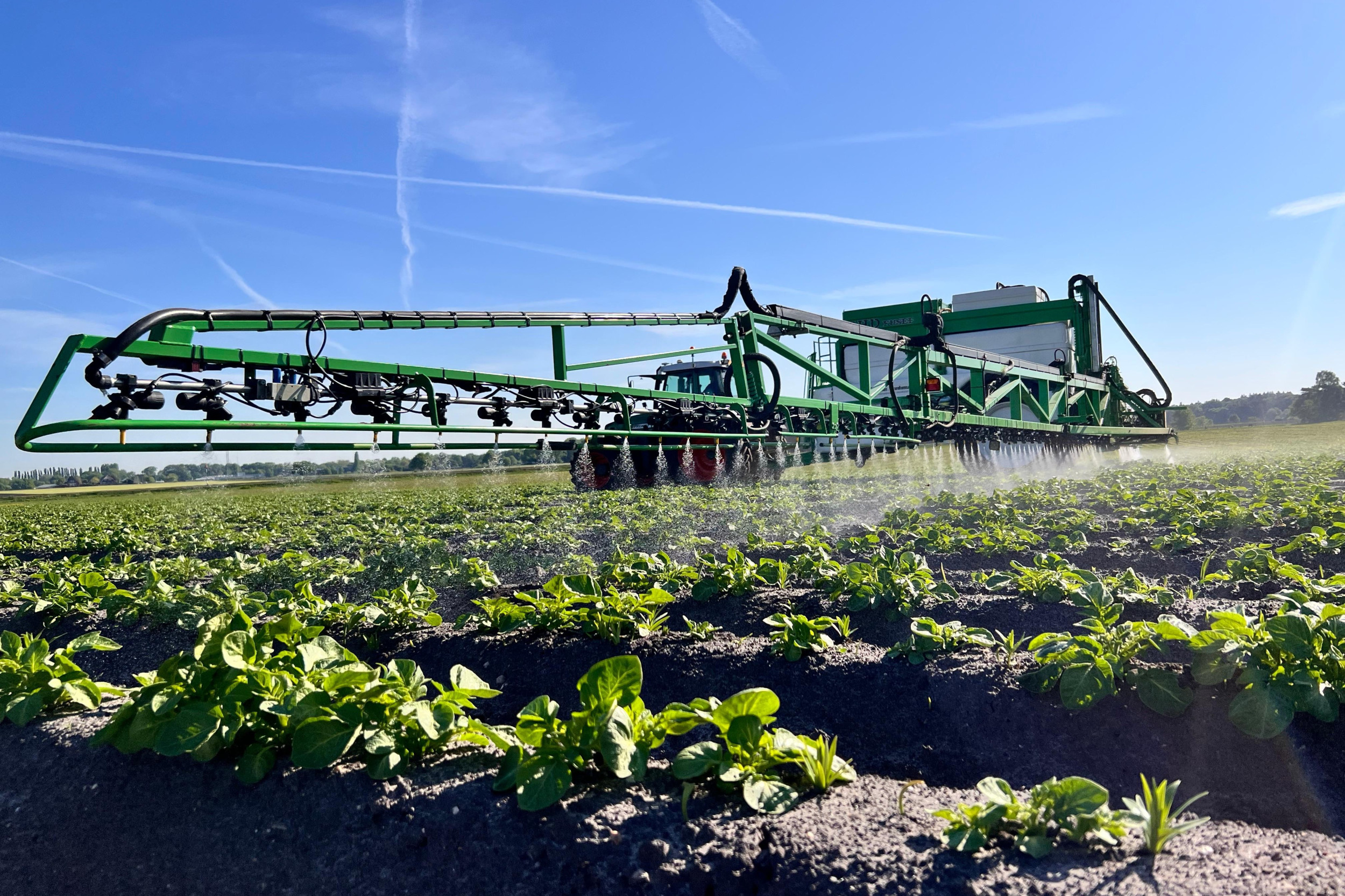 CHD Eefting integreert spuitboombalancering DynaLevel in veldspuiten ...