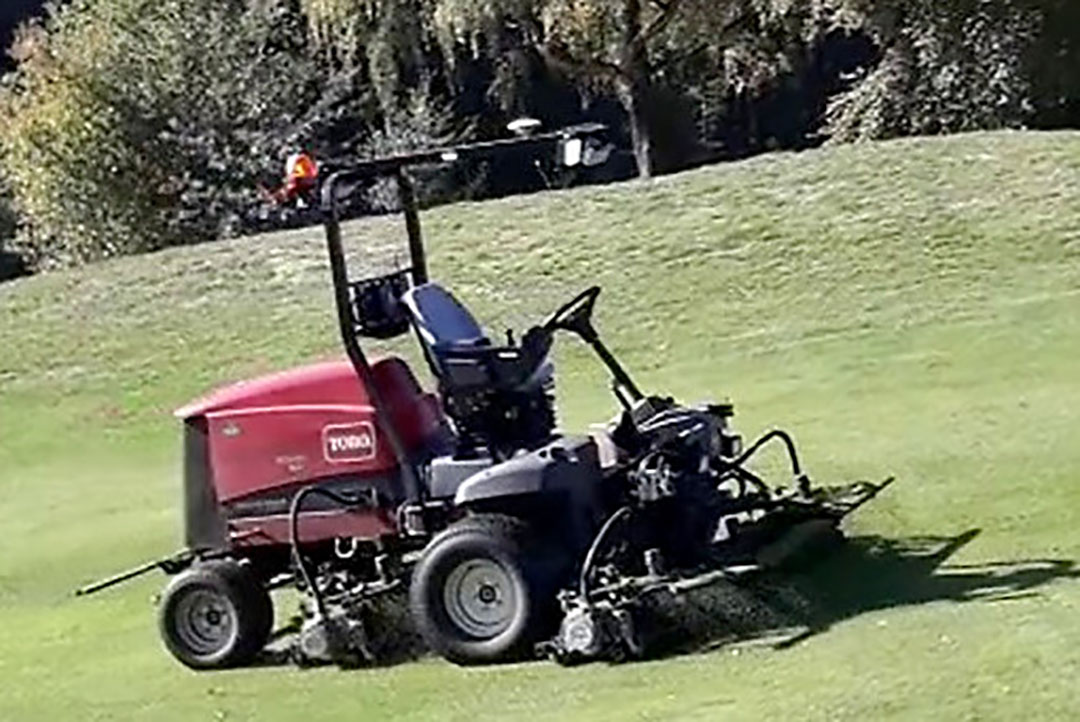 TurfTroniq bestuurt Toro-maaiers - Boerderij