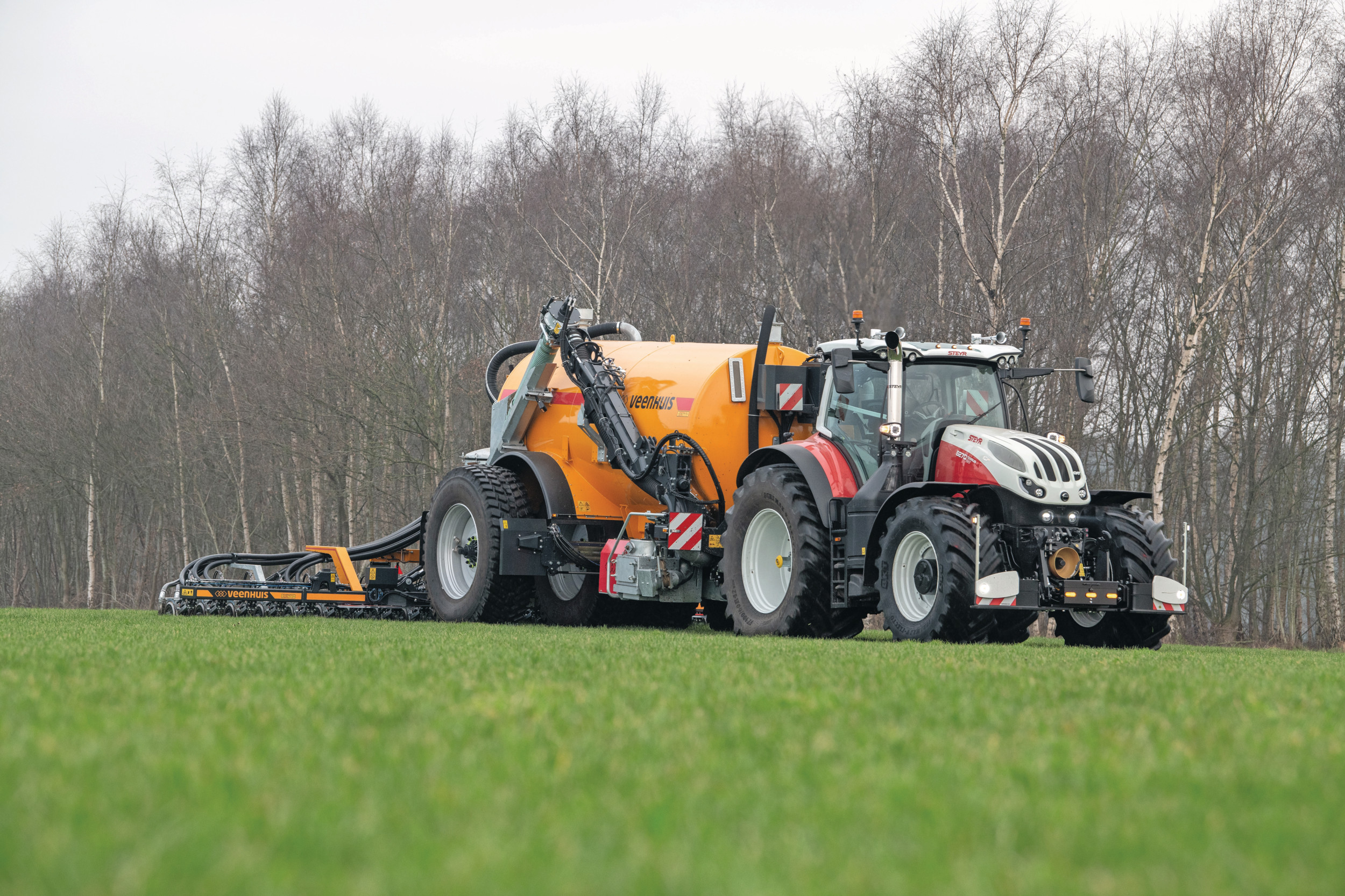 Veehouder en loonwerker samen naar minder emissie - Boerderij