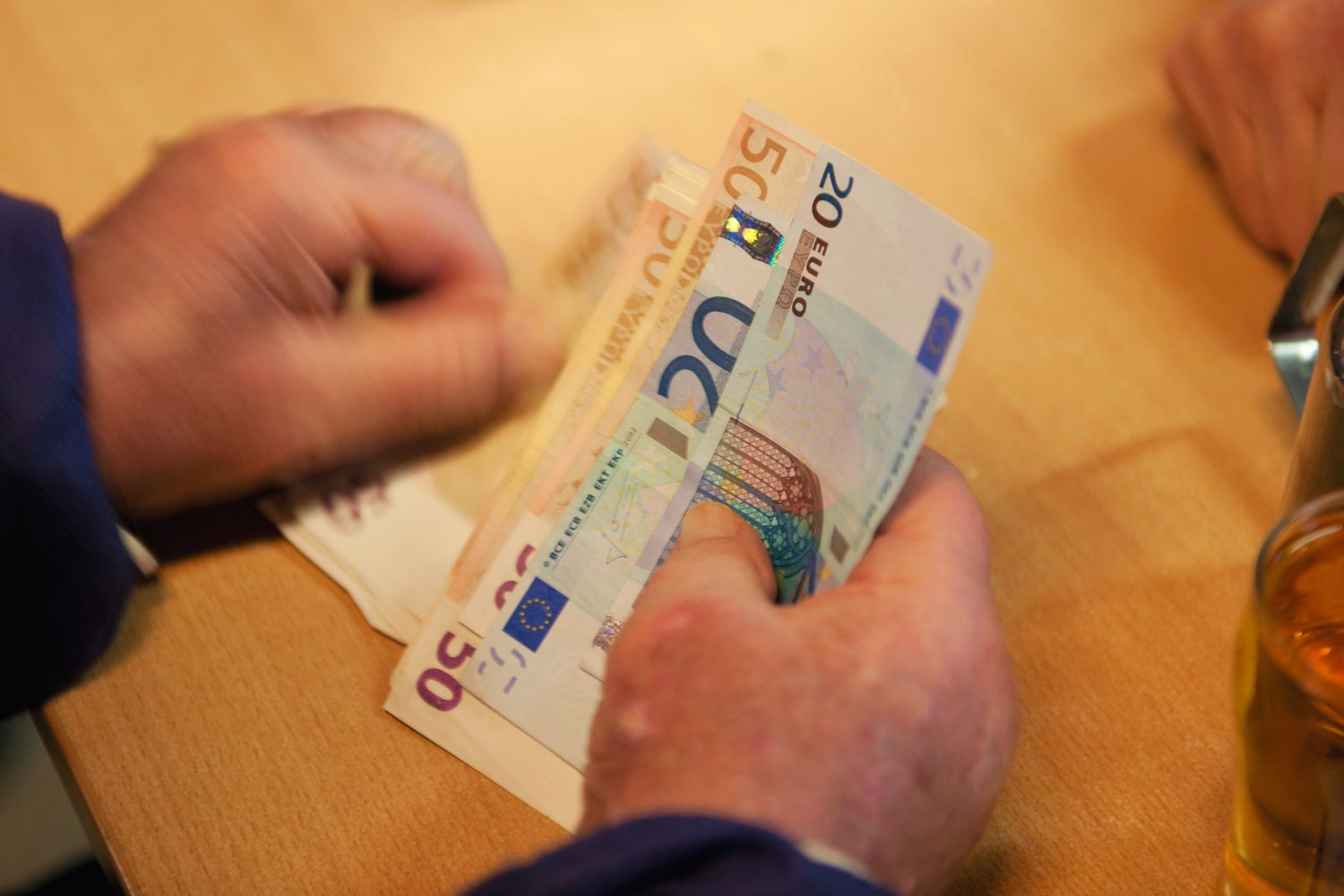 Boer & Recht | Moet een boerderijwinkel contant geld accepteren ...
